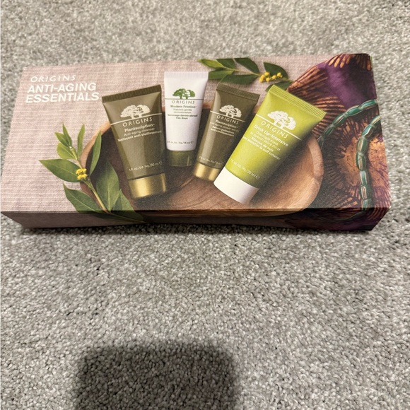 Origins | Skincare | Origins Skincare Set With Green And White Tubes ...